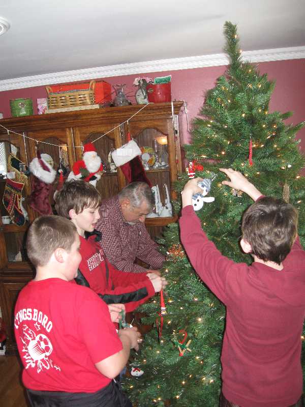 betsy-xmas-tree - Commonweeder